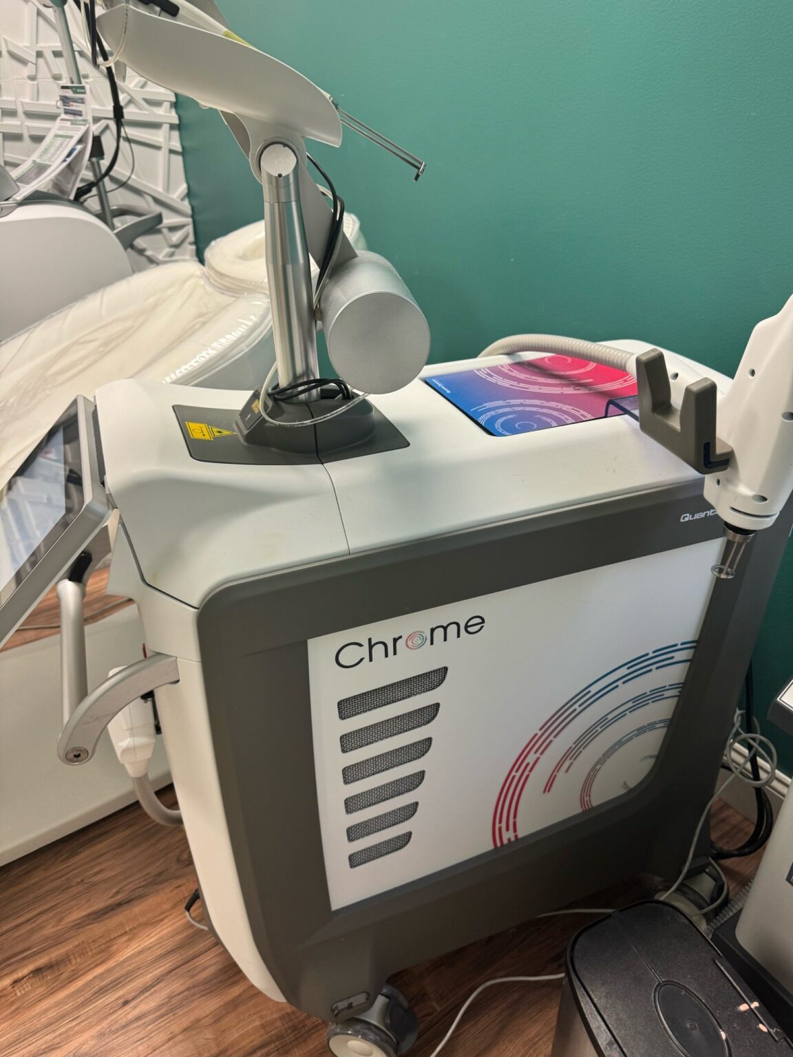 Quanta Systems Chrome machine - LENCANA MEDICAL LASER